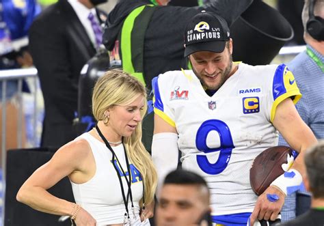 Look Matthew Stafford S Wife Apologizes Wednesday The Spun