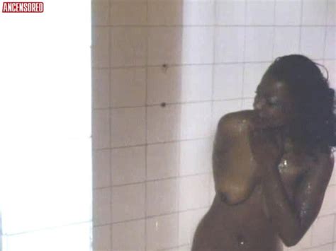 Naked Unknown in Détournement de mineur