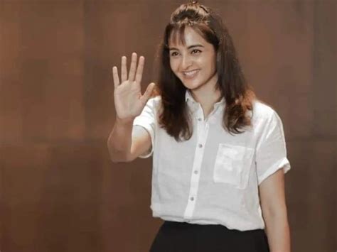 Manju Warrier Issues Clarification After User Creates Fake Social Media