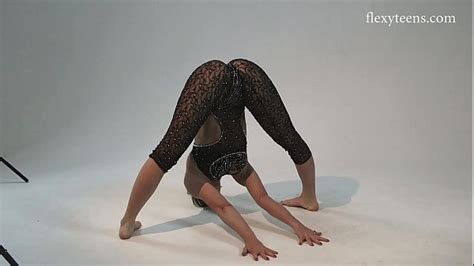 Pro Wants To Show Her Talents In Gymnastics Xxx Mobile Porno Videos