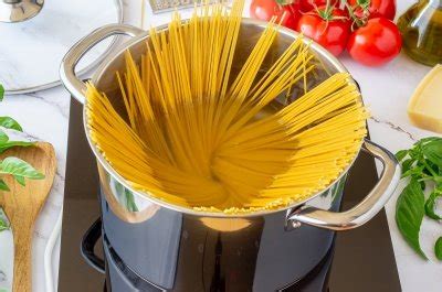 Macarrones con queso forma fácil rápida y deliciosa de disfrutar pasta