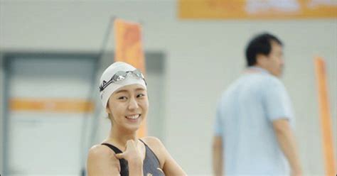 호구의 사랑 유이 꿀벅지 실종 완벽 수영복 자태
