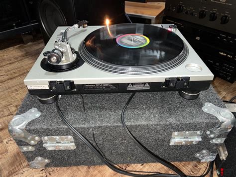 Technics SL MK MK II Turntable W Optional Hard Travel Case Photo Canuck Audio
