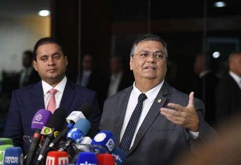Relator Apresenta Parecer Por Aprovação De Dino Na Ccj Figura