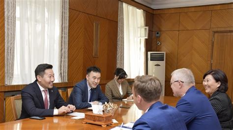 УИХ ын гишүүн Монгол Эстонийн парламентын бүлгийн дарга Х Ганхуяг Элчин сайд Ханнес Хансог