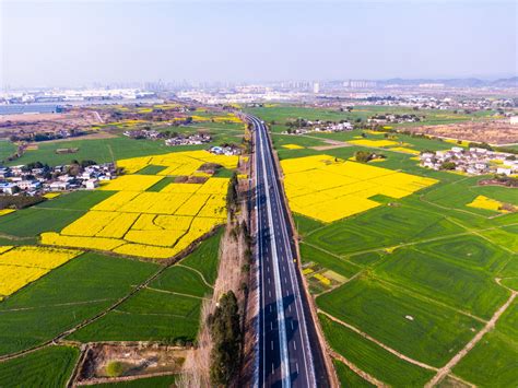 6月15日前四川这些高速公路将提档升级 川观新闻