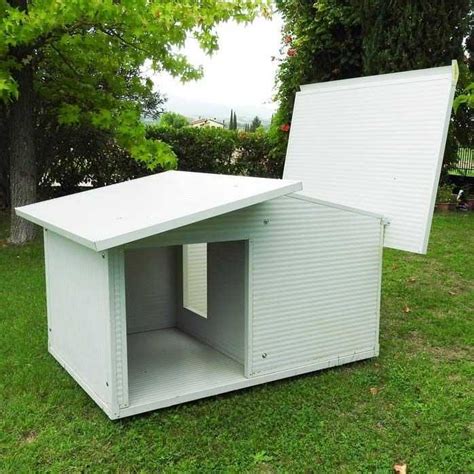 Cuccia Per Cani Grandi Da Esterno Coibentata Con Veranda Ferranti