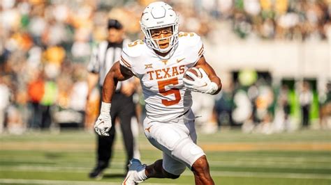 Robinson Worthy Named Ap Preseason All Americans