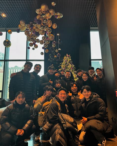 프로젝트런 🎄 런에서 연말 인사 올립니다 🎄 프로젝트런 여러분 올 한 해 함께 공유해주신 열정과 에너지에 진심으로 감사드립니다 💪 저희 코치진이 함께한 연말