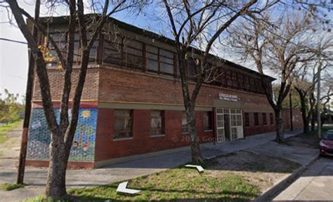 Vecinos Atrapan Un Ladrón Saliendo De Una Escuela Secundaria Con