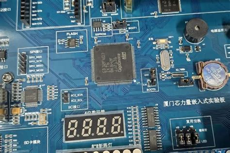 芯力量嵌入式iot实验箱在厦门大学信息学院投入使用 兆易创新gd32 Mcu