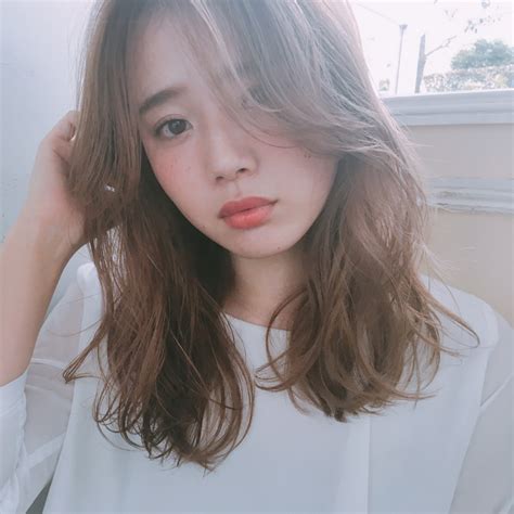 髪型に迷ったらこれ！伸ばしかけミディアムはパーマでおしゃれに楽しむ♡ Hair