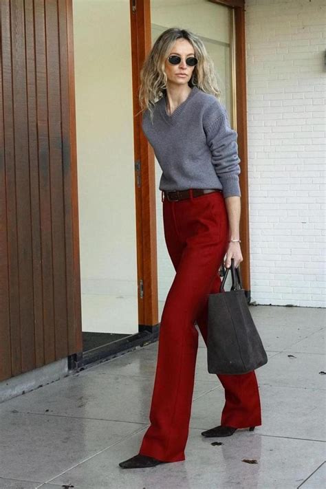 Kombinasi Outfit Yang Cocok Dengan Warna Merah