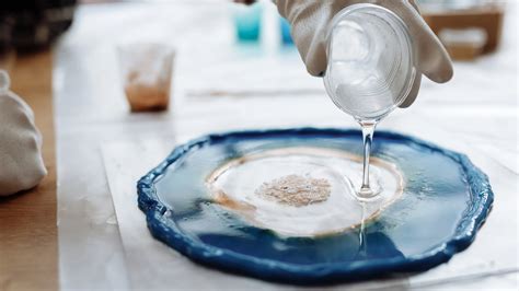 What Is Resin Art And Some Important Resin Art Tips
