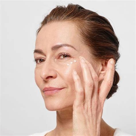 L Oreal Paris Age Perfect Cell Renew Illuminating Care Eye Cream Ml Age