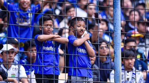 Persib Lawan Persija Di Stadion Gbla Bobotoh Poin 2 1 Untuk