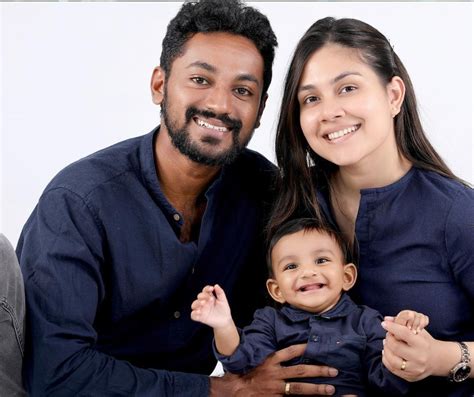නොවැම්බරය පහුවෙද්දී මට 31යි බුවීට 29යි සජිත ඇන්තනි
