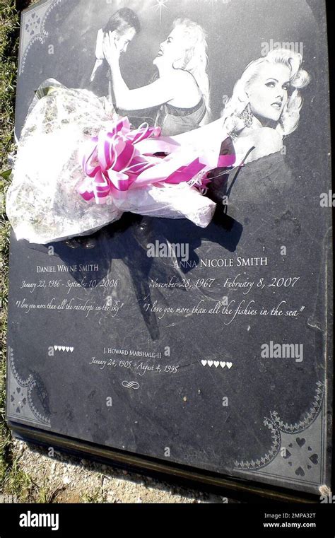 Daniel Wayne Smith Grave
