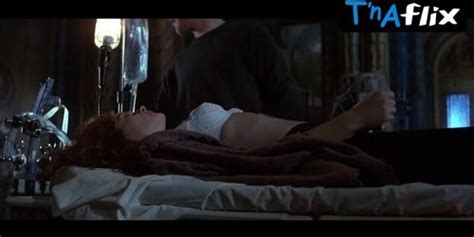 Julia Roberts Underwear Scene In Flatliners