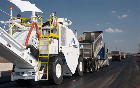 The Shuttle Buggy 1500 Material Transfer Vehicle Mtv Combines The