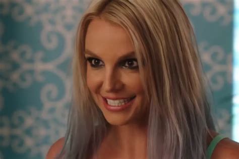 Britney Spears Is Ruffling Feathers In This Jane The Virgin Promo