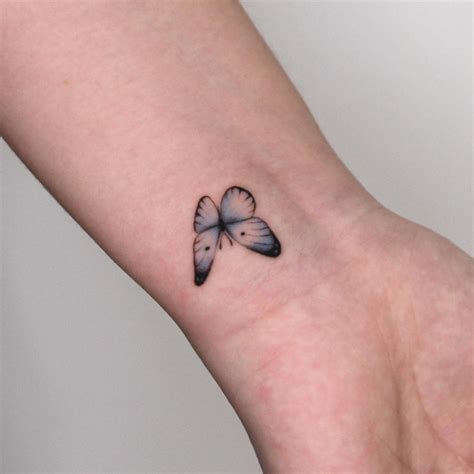 타투어때 나비 타투