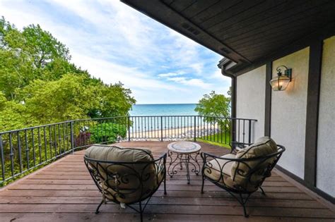 Shar Borg Real Estate Agent Compass