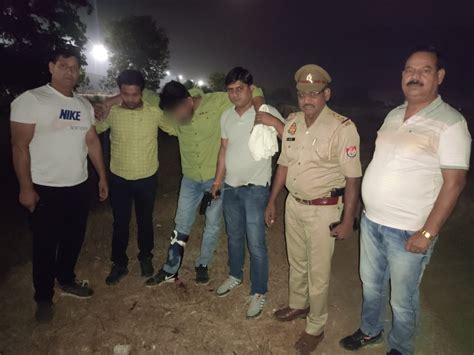 Police Encounter With A Criminal In Hapur हापुड़ में पुलिस की बदमाश