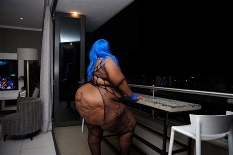 Super Curves Shesfreaky