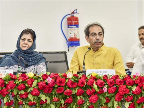 “हिंदुत्व सोडून सोनिया सेनेचे सदस्य देश असो वा राज्य उद्धव ठाकरेंची
