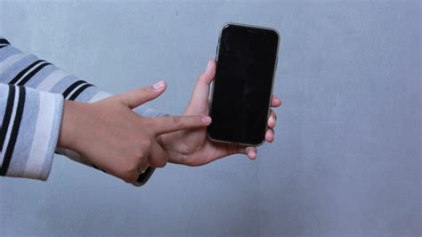 6 Cara Memperbaiki Layar HP Tidak Bisa Disentuh Pondokgue