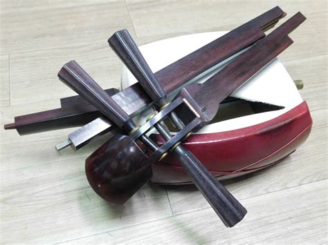 Yahooオークション 【紅木高級津軽三味線】太棹 三味線 2本溝 二段