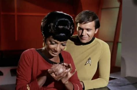 Star Trek Nichelle Nichols Best Uhura Moments Den Of Geek
