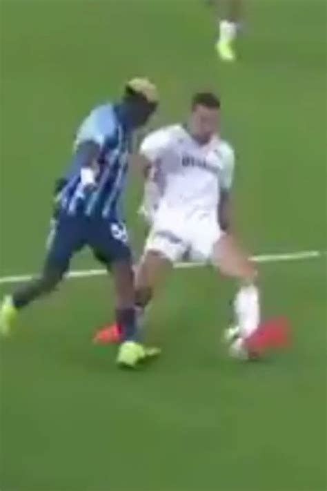Serhat Akın İrfan Can Kahvecinin Faulü Dünyanın Hiçbir Yerinde Faul