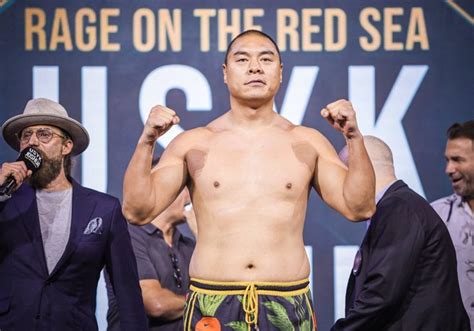 Zhilei Big Bang Zhang wygrał walkę o tymczasowy pas WBO w wadze