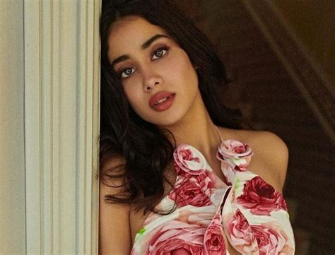Date Night Inspo Breaking Down Janhvi Kapoors Rosy Makeup Look