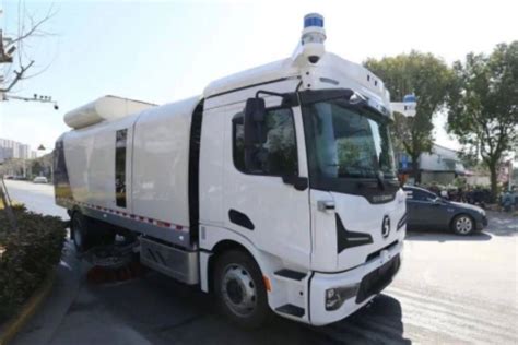 Robot Sapu Jalan Di Jiading 1 Robot 25 Kerja Orang