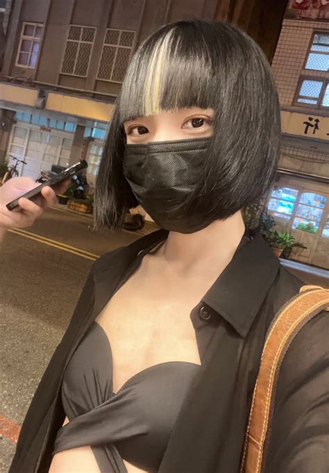 小靜日常🌿 On Twitter 我真的就這樣穿出門哦 ´ ` 有沒有澎湖的小粉絲來野生捕捉一下💕