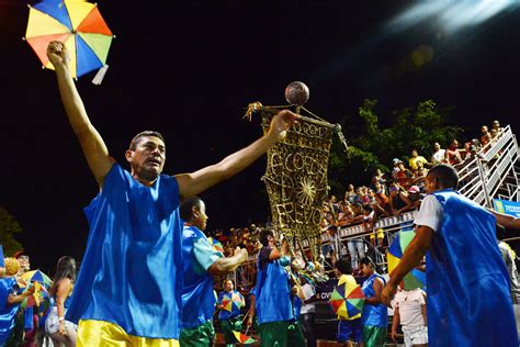 Escolas De Samba Apresentam Sambas Enredo Do Carnaval 2018 No Domingo