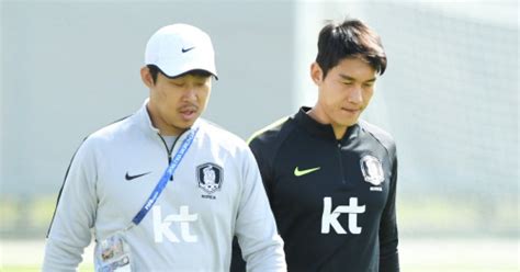 포토 이마 부상 이용 아쉬움 가득한 표정