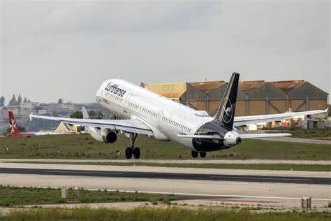 A321 Taking Off Editorial Image Image Of Commercial 258270790
