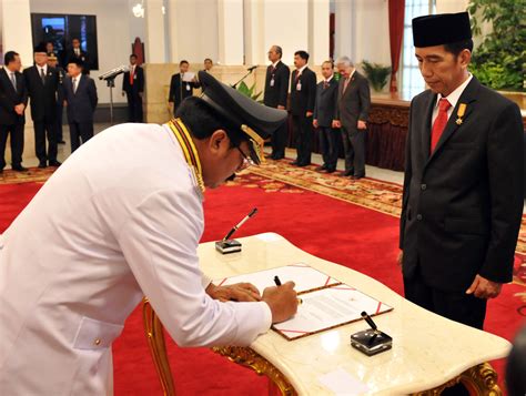Sekretariat Kabinet Republik Indonesia Lantik 4 Gubernur Presiden