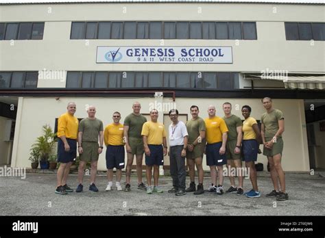 Uss Makin Island Sailors Participate In Singapore Comrel 161121 Stock