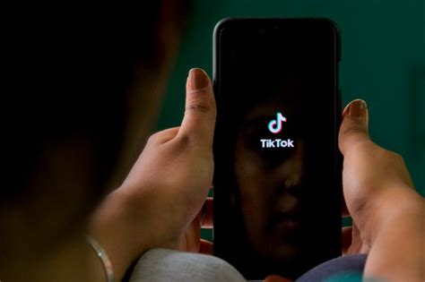 What Does Gyatt Mean On Tiktok The Us Sun