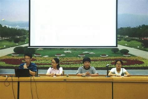 这skr迎新季 英语系举行2018级外国语言文学类英语专业导论讲座赵芦同学