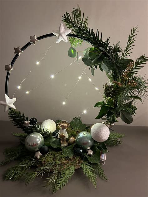 Pin Van Basin Angelique Op Noel Kerst Ornament Kerstbloemstukken