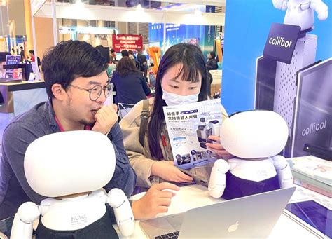 女媧創造 凱比 Ai機器人 女媧創造，擁有 伺服馬達、 Ai、 Slam、 自主行為、 肢體語言 五大關鍵技術，開啟機器人的世代