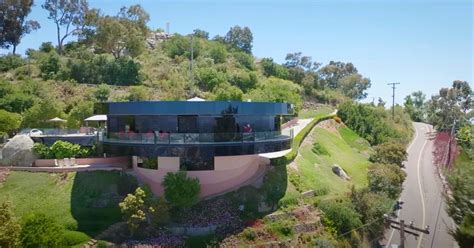 Inventor Husband Designs Rotating House After Hearing Wife Say She
