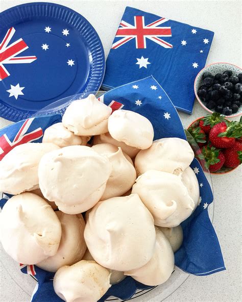 Mini Pavlova Shells For Australia Day Mini Pavlova Pavlova Food