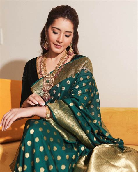 Rashi Khanna మెరిసే పింక్ క‌ల‌ర్‌ డ్రెస్‌లో రాశి ఖన్నా మెరుపులు